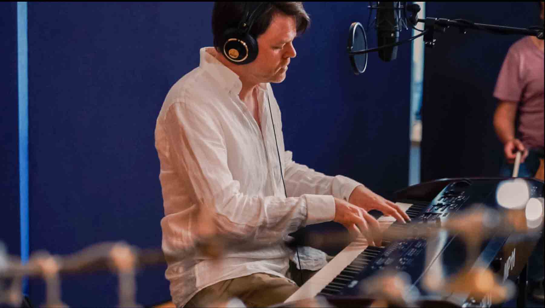 Klaus-André Eickhoff - Musikvideo, Studiosession - Roadventures ...